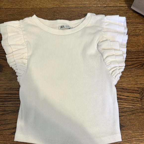 Zara | Tops | Zara White Ruffle Top | Poshmark